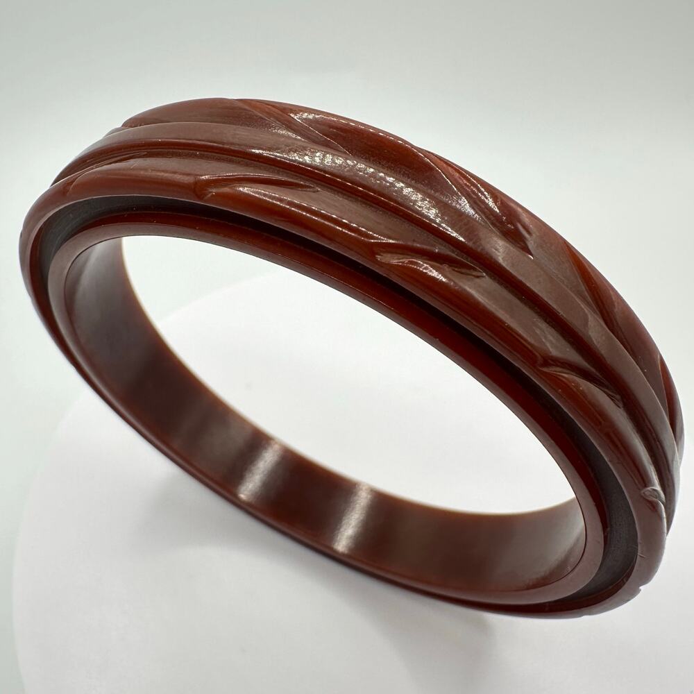 Antique Art Deco 1930s Light Brown Caramel Carved Bak… - Gem